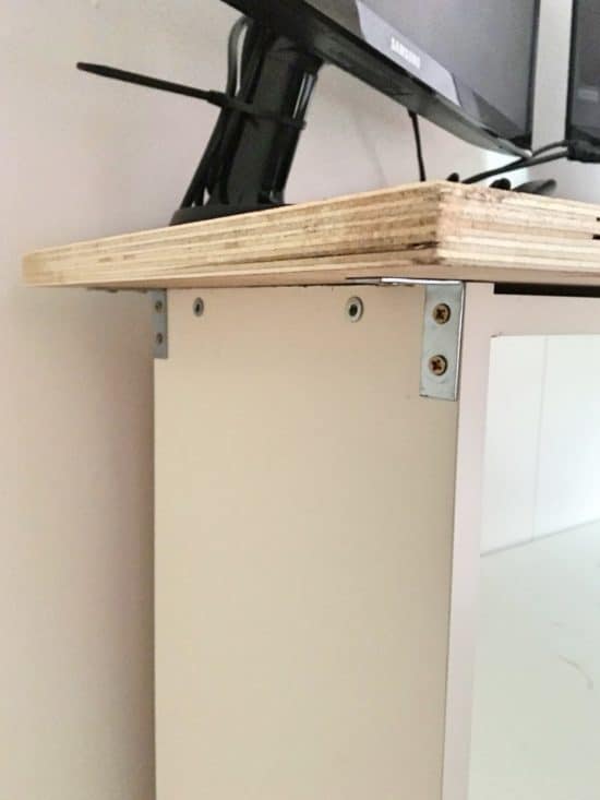 2 inexpensive ways to turn shelf unit to a standing desk