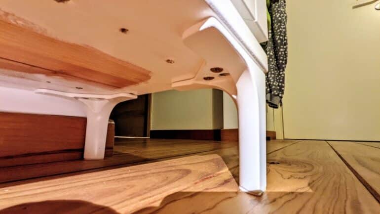 We love this BILLY Bookcase Hack with NANNARP legs