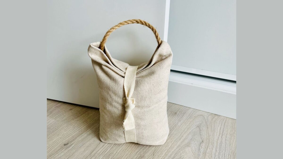 How to make a stylish door stopper from a $4 snack bag