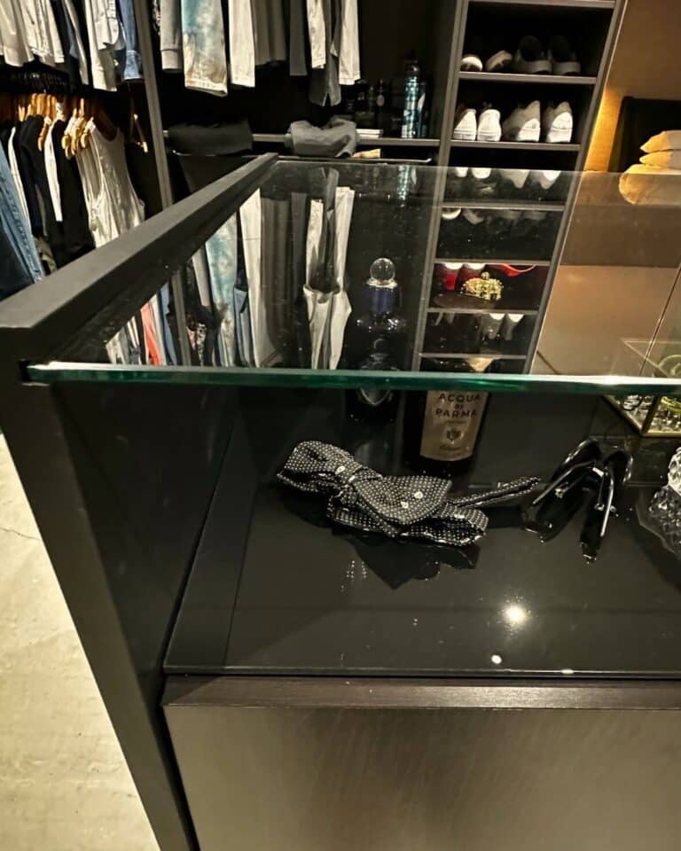 This IKEA Hack Makes Your Dream Dressing Room Island A Budget-Friendly ...