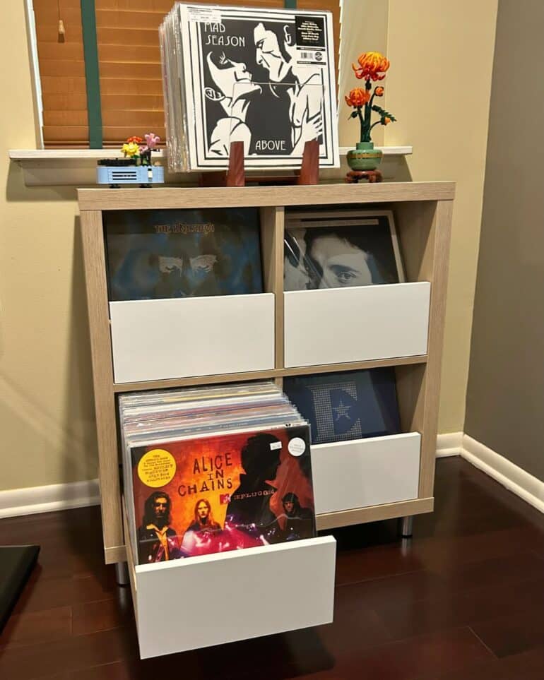 A Japanese Furniture Maker Holds the Key to Luxe (Simple) Record Storage
